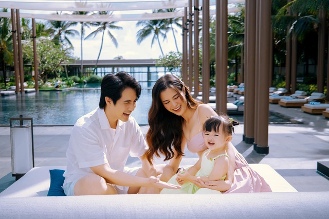 Yêu nhau 10 năm, Đông Nhi - Ông Cao Thắng vẫn khiến CĐM ngưỡng mộ vì quá tình cảm